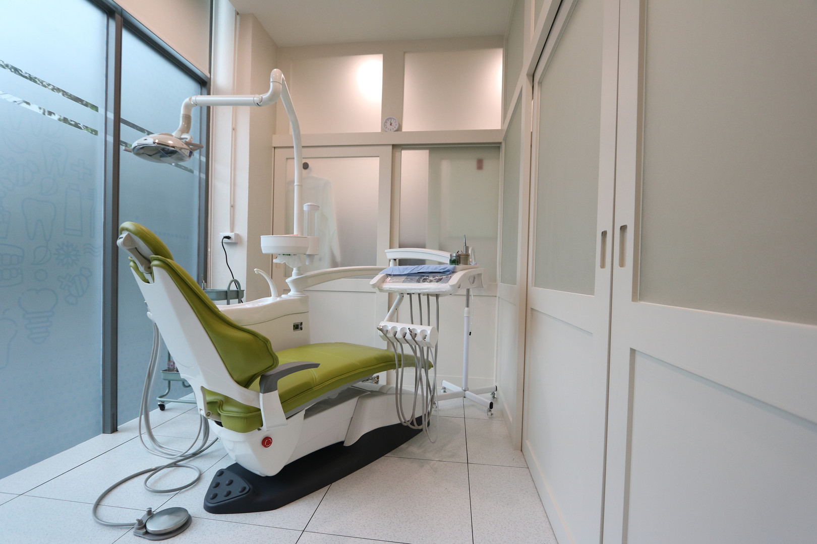 The One Dental Studio เช็กราคา หาโปร อ่านรีวิว ที่นี่!